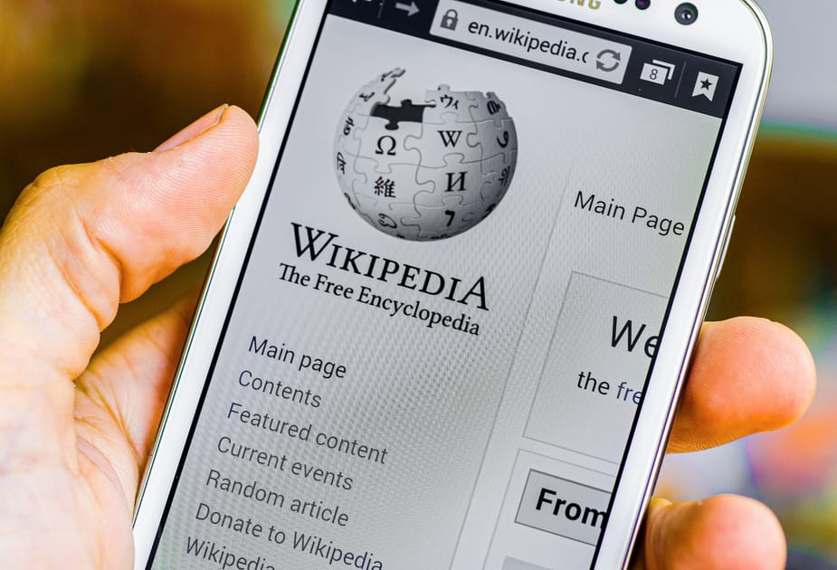 Wikipedia Bans the Use of AI in Its Articles | ข่าวประจำวัน Engoo