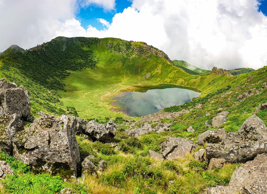 Noodle Broth Causing Damage to S. Korean Mountain | Engoo Daily News