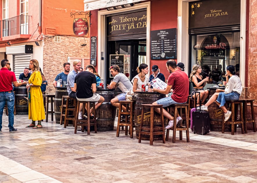 Spanish Bars May Charge More if You Sit in the Sun | Engoo 데일리뉴스