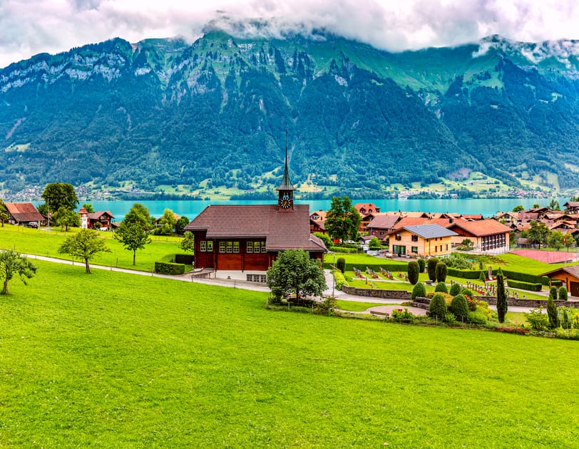 Swiss Village Flooded With Fans of Hit K-Drama | Engoo Daily News