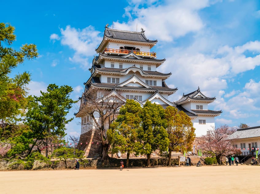 Become a Lord for One Night at Fukuyama Castle! | ข่าวประจำวัน Engoo