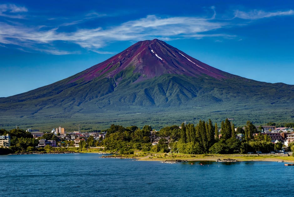 Mount Fuji Still Snowless, Breaking 130-Year Record | Engoo 每日新聞