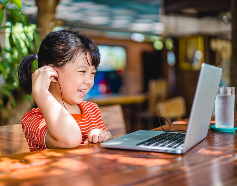 How to Choose the Best English Videos for Your Kids | Engoo 每日新聞