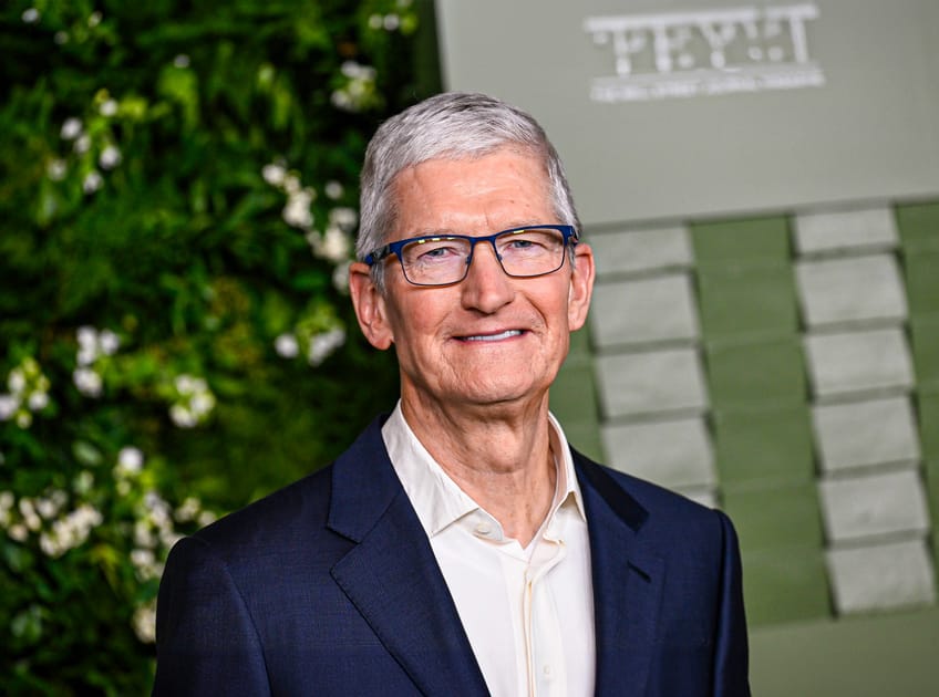 CEO Pay Rose Nearly 10% in US in 2024 | Engoo Daily News