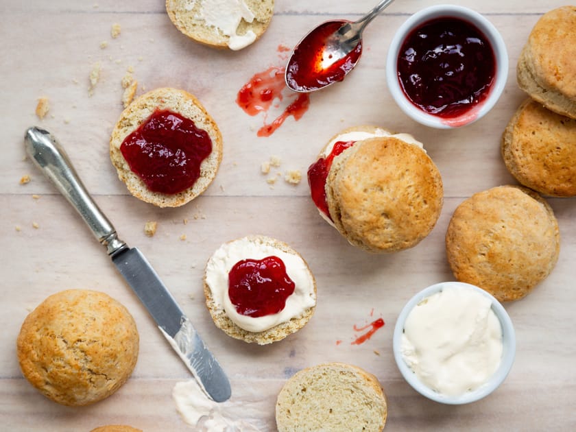 Scone: The Word That Divides the UK | Engoo Daily News