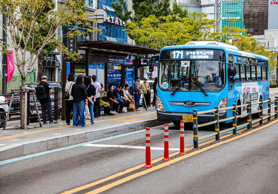 Seoul to Offer Free Bus Rides for the Elderly | Engoo Daily News