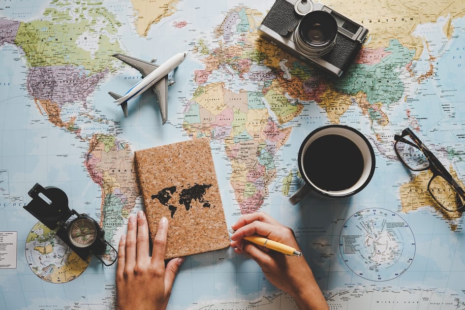 How to Travel Last Minute for Less | Engoo Daily News