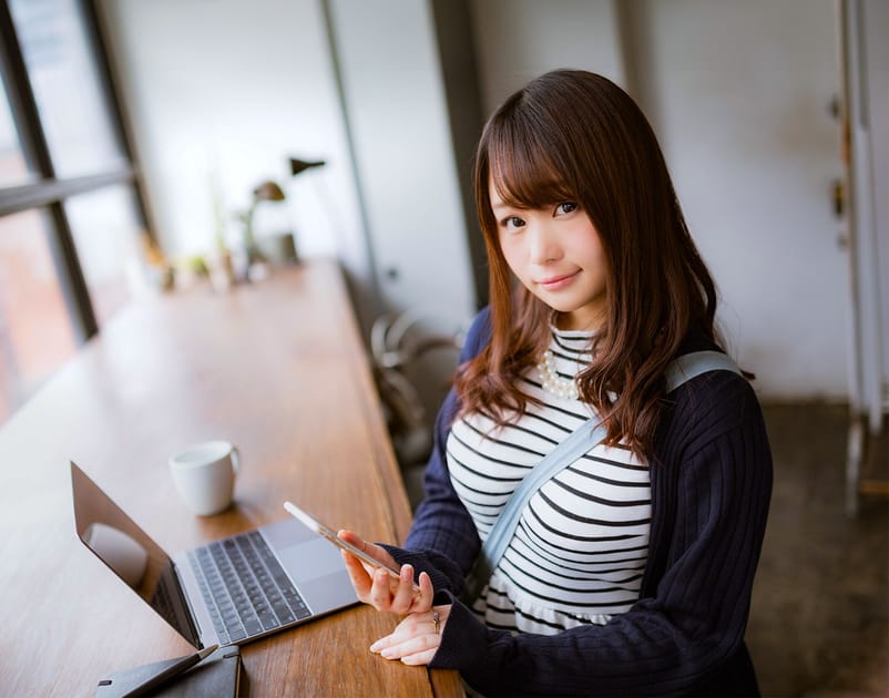 60% of Japan's Gen Z OK Staying Single for Life | Engoo Daily News