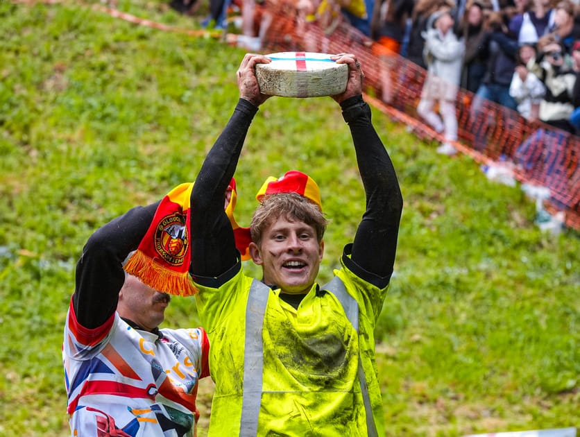 Cheese Wheels or Sacks of Wool: The UK Enjoys Quirky Races | Engoo ...