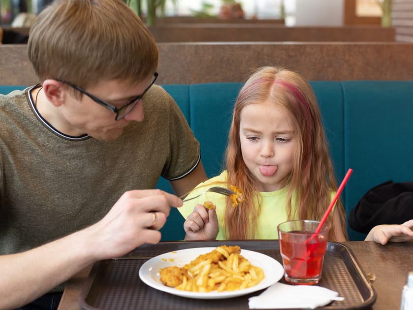 Should Restaurants Have 'Adults Only' Areas? | Engoo Daily News