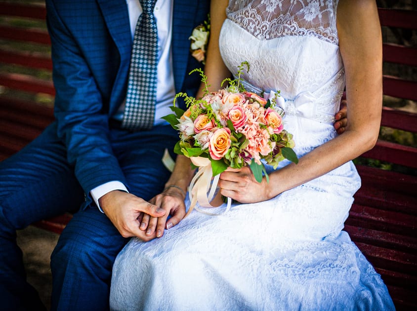 Instagram 'Fake Wedding' Tricks Woman into Marriage | Engoo 每日新聞