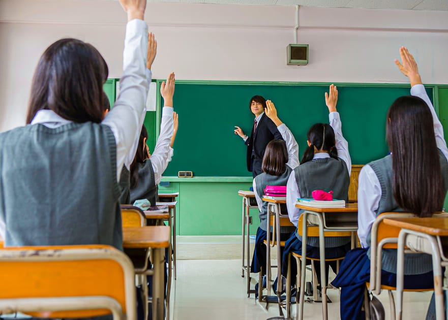 80% of Japan's Teachers Work over 10 Hours a Day | Engoo Daily News