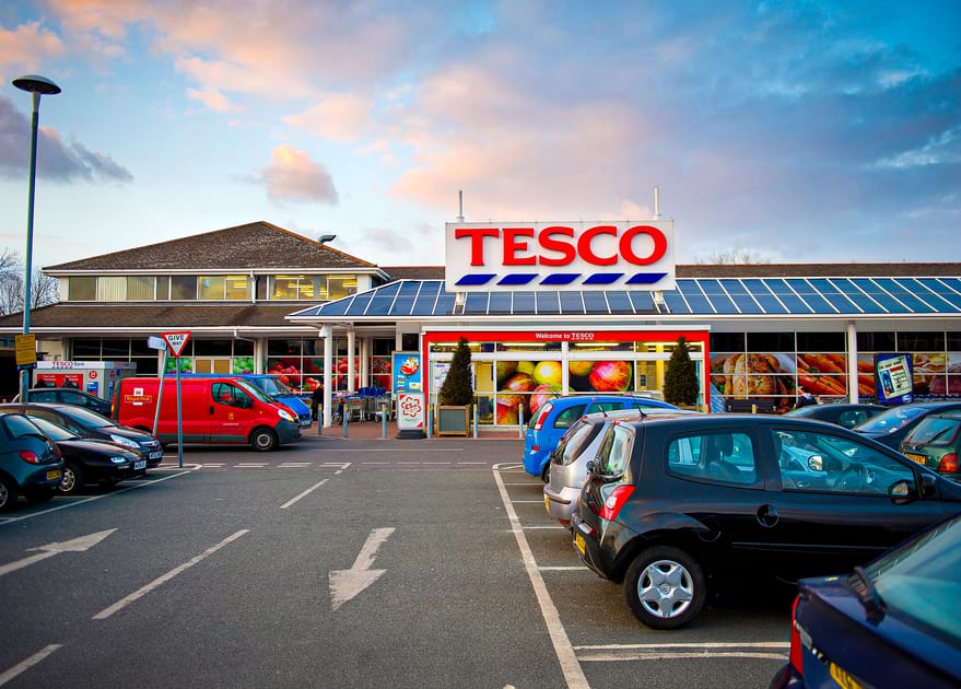 Supermarket Gives Out Free Food to Fight Food Waste | Engoo Daily News