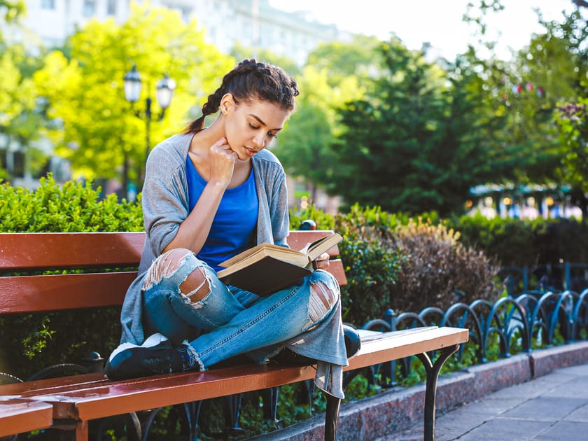 Healing Through Reading: What Is Bibliotherapy? | Engoo Daily News