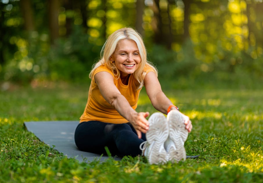 Stretching: What to Do and When to Do It | Engoo Daily News