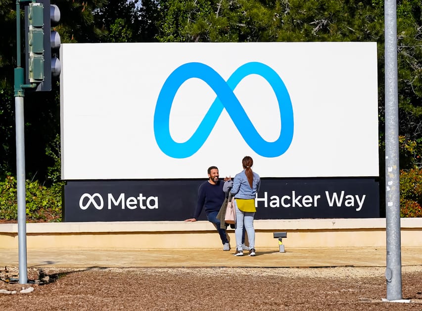 Meta to Label AI-generated Images on Facebook, Instagram | Engoo Daily News