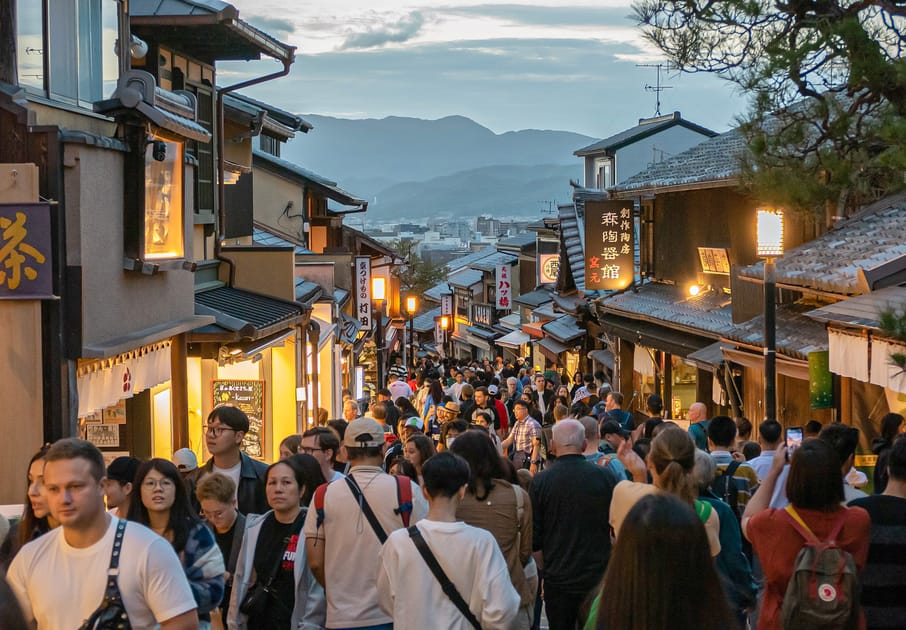 Japan's New Signs Remind Tourists to Be Respectful | Engoo 每日新聞