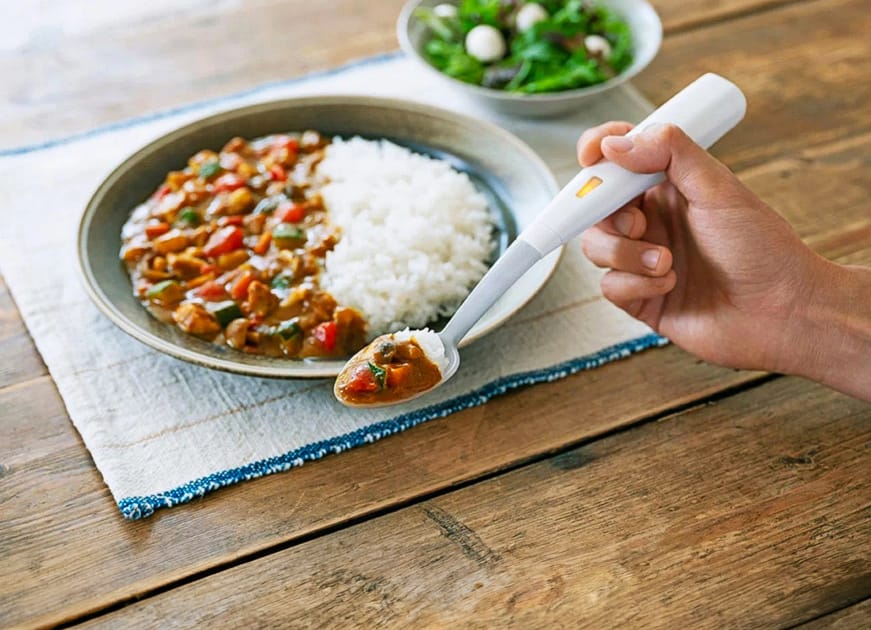 Electric Spoon from Japan Makes Food Taste Salty | Engoo Daily News