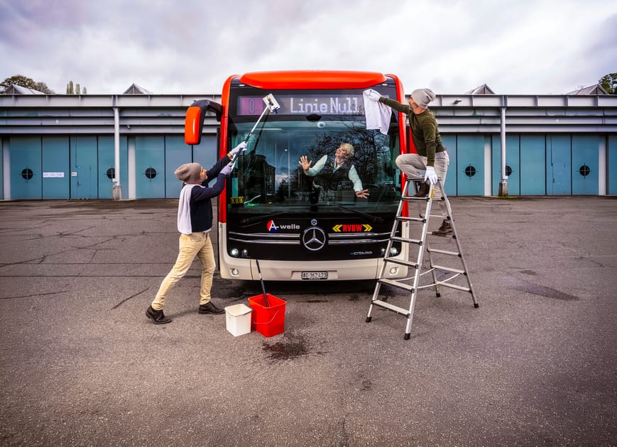 Swiss Bus Has No Destination, Just Conversation | Engoo 데일리뉴스