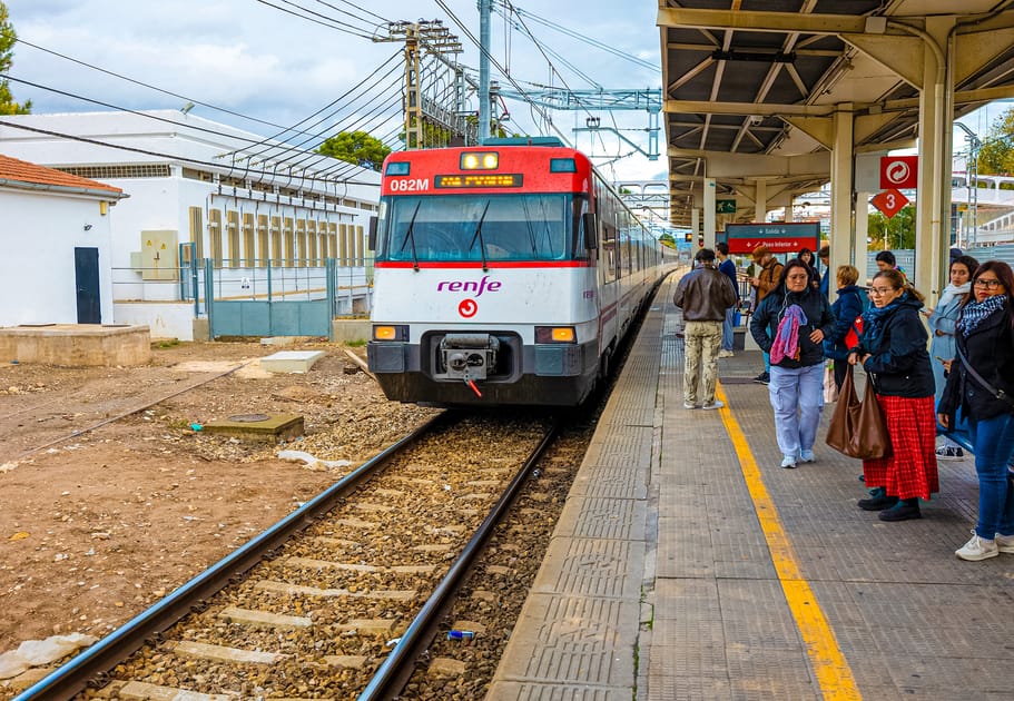 Spain Introduces $70 National Transport Pass | Engoo 每日新聞