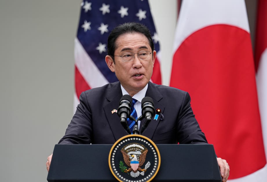 US & Japan Boost Military Ties, Plan Joint Moon Missions | DMM英会話 デイリーニュース