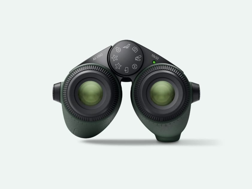 'World's First' Smart Binoculars Can Identify Birds | Engoo 每日新聞