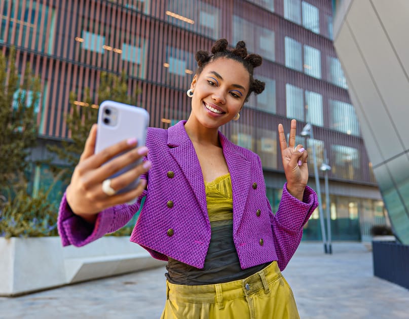 Be Real: Do Influencers Need to Be Authentic? | Engoo 每日新闻