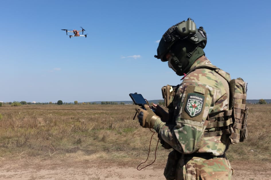 Ukraine Launches Surprise Attack on Russian Airbases | DMM英会話 デイリーニュース