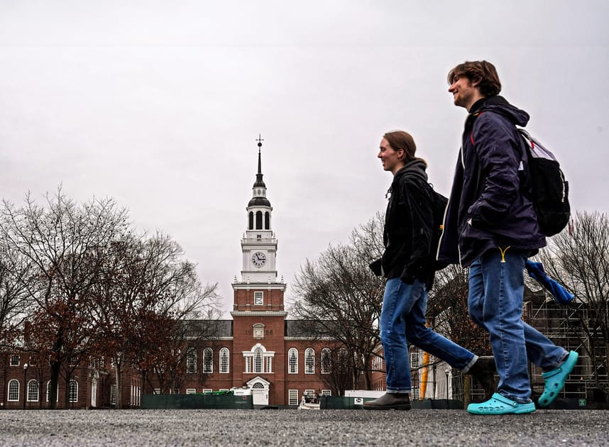 Many US Adults Unsure if College is Worthwhile | Engoo 每日新聞