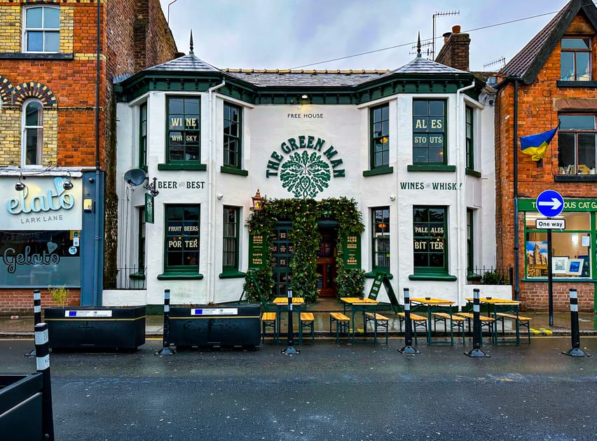 Two UK Pubs a Day Closed in Early 2026 | Engoo Daily News