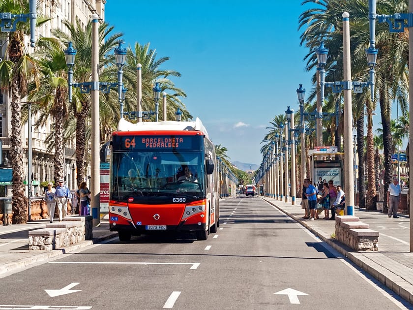 Barcelona Bus Route Taken Off Maps to Keep Tourists Away | Engoo 데일리뉴스