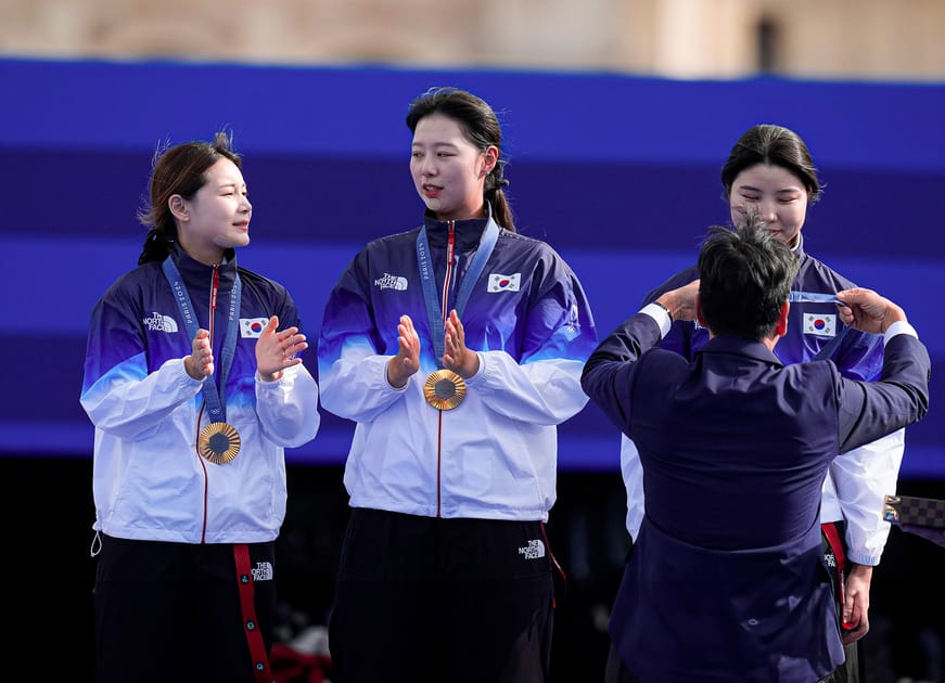 Magnifying Glass Helps South Korea Win Archery Gold | Engoo 每日新闻