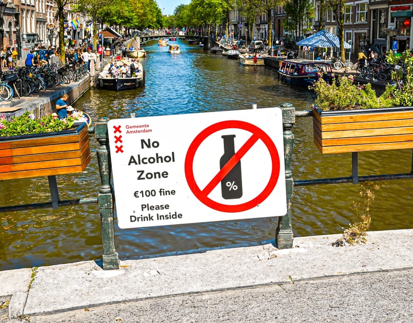 Europe Introduces Fines for Bad Tourist Behavior | Engoo 每日新聞