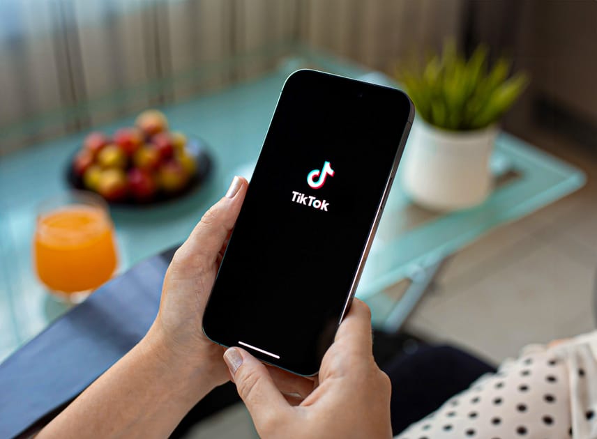 TikTok to Ban Under 18s from Using Beauty Filters | Engoo Daily News