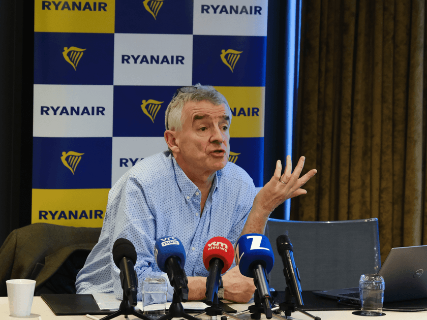 Airline CEO Wants Stricter Alcohol Limits Before Flying | Engoo 每日新聞