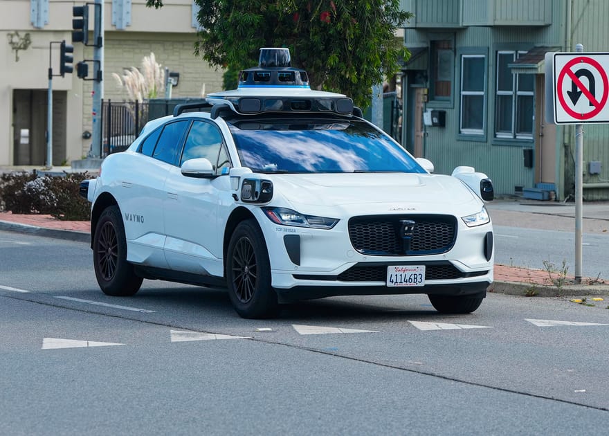 Police Stop Driverless Car, but Have Nobody to Ticket | Engoo Daily News