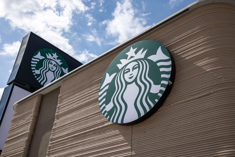Starbucks Opens Its First 3D-Printed Store in the US | Engoo Daily News