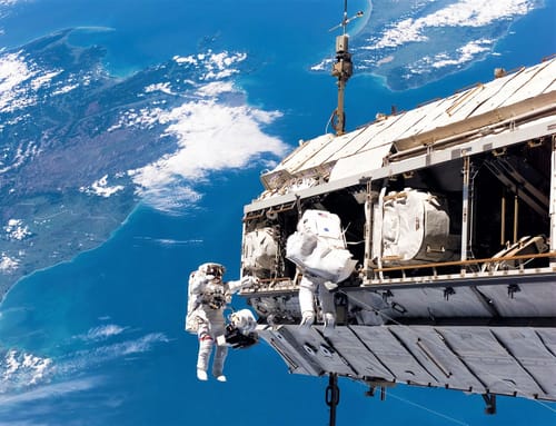 NASA to Crash ISS into Pacific by 2031 | ข่าวประจำวัน Engoo