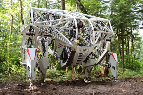 Canadian Inventor Aims to Start Mech Racing League | DMM英会話 デイリーニュース