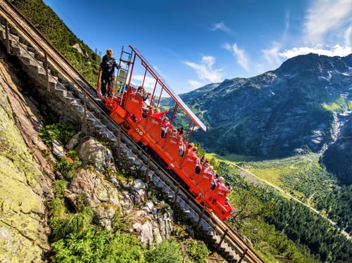 Ride the World's Steepest Open Funicular in Switzerland | Engoo 每日新聞
