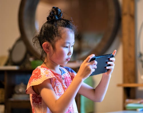 Most Japanese Kids Play over 1 Hour of Video Games a Day | Engoo Daily News