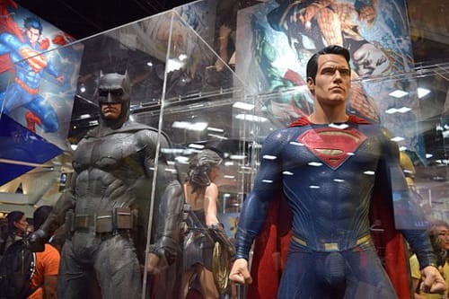 Critics Slam Batman vs. Superman Movie | Engoo 每日新聞