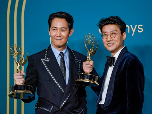 Familiar Faces and First-Time Winners Shine at the Emmys | Engoo Daily News