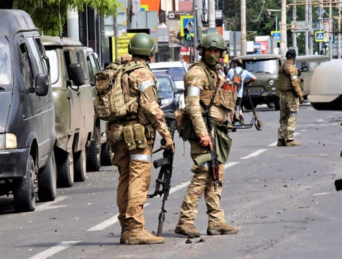 Wagner Rebellion Sparks Weekend of Chaos in Russia | Engoo Daily News